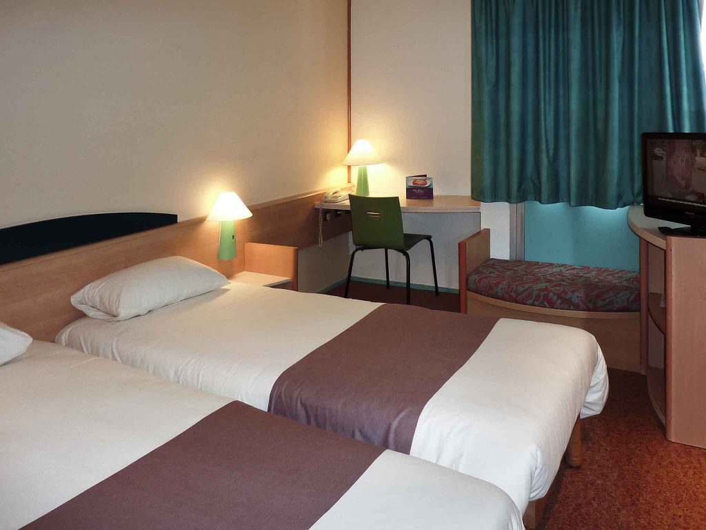 Hôtel ibis Laon – Accueil Hotel
